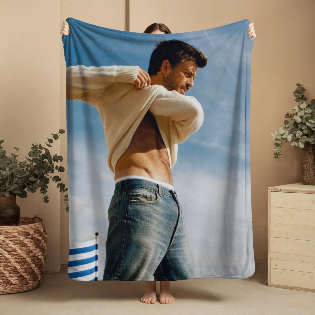 Jonathan Bailey Tummy Plush Throw, Cozy Winter Couch Decor, TV Show Fan ...