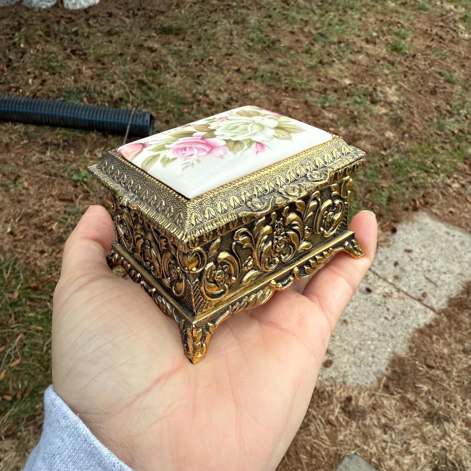 Vintage Gold Tone Ornate Filigree Floral Trinket Music Box Made in ...