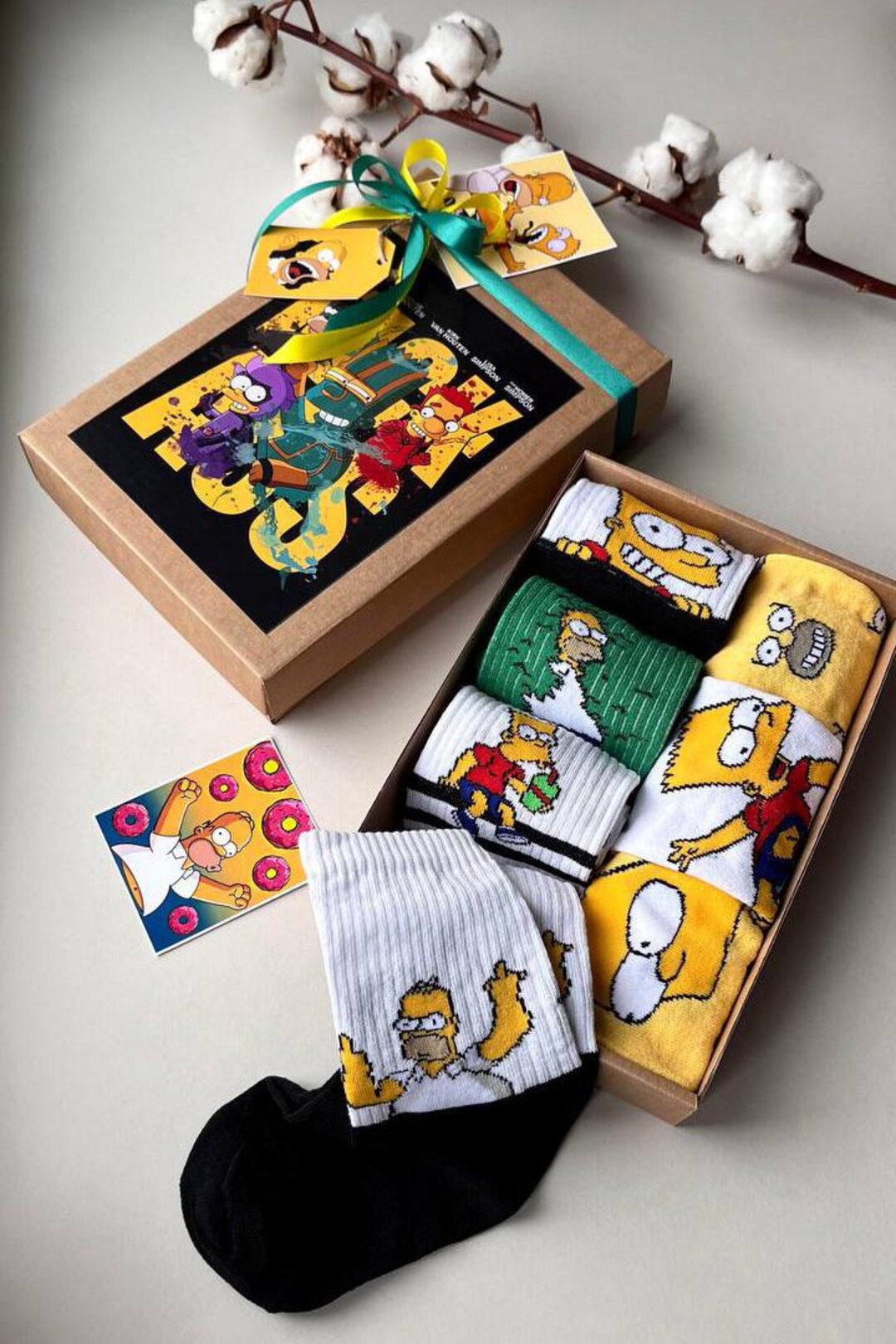 Simpsons Gift Sock Set – 7 Pairs Funny Cartoon Socks in Gift Box, Size ...