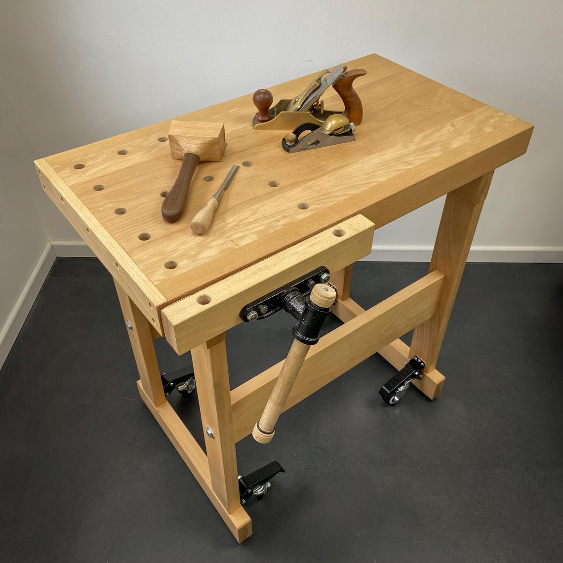 Small Woodworking Bench Plans - DIY Compact Workbench for Small Spaces ...