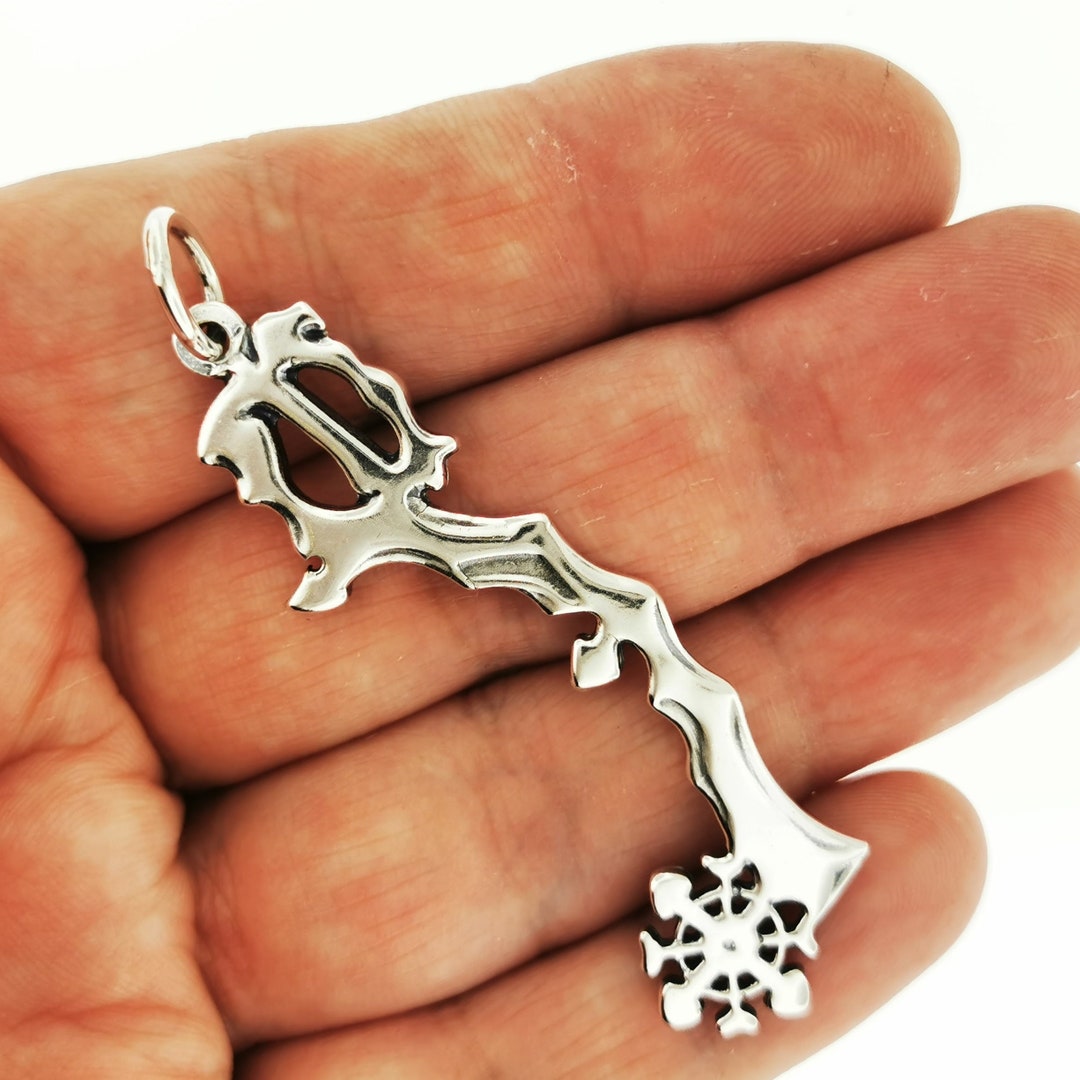 Kingdom Hearts Diamond Dust Keyblade Pendant, KH Keyblade Pendant ...