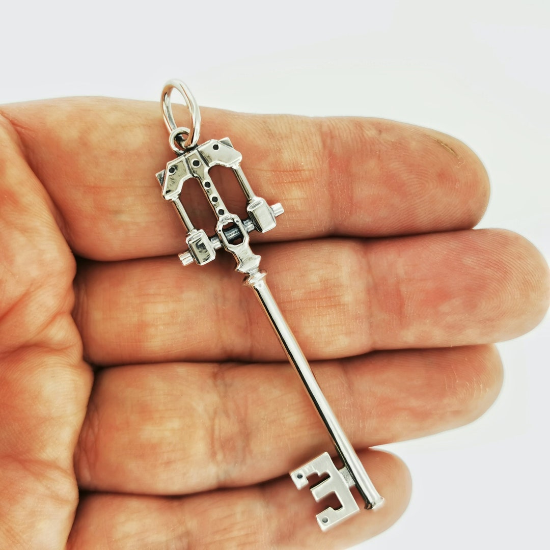 Master Defender Keyblade Pendant, KH Keyblade Pendant, Video Game ...