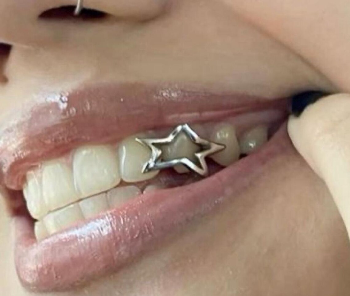 Star Shape Grillz Custom Made - Silver and Gold Grillz - Fast Shipping ...