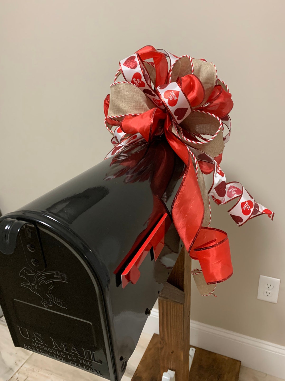 Valentine Mailbox Bow / Tree Topper Bow, Red Glitter Hearts, Be Mine ...