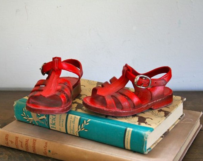 Vintage Girl's Red Sandals LITTLE RED Rubber Sandals / Sz 4 12-24M - Etsy