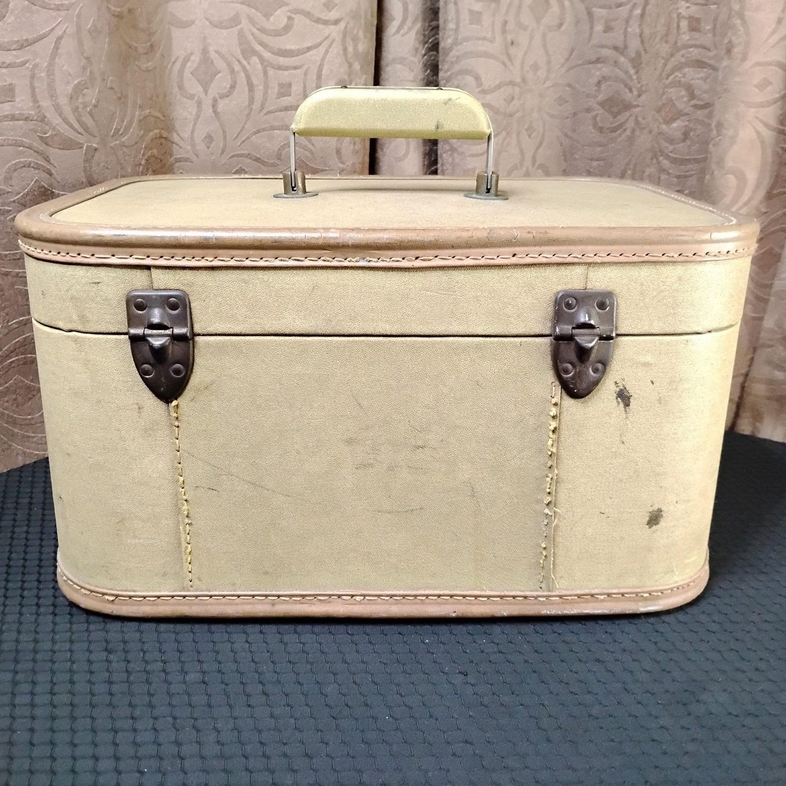 Vintage 1950s J.C. Higgins Sears Brown Gold Train Travel Vanity Make up ...