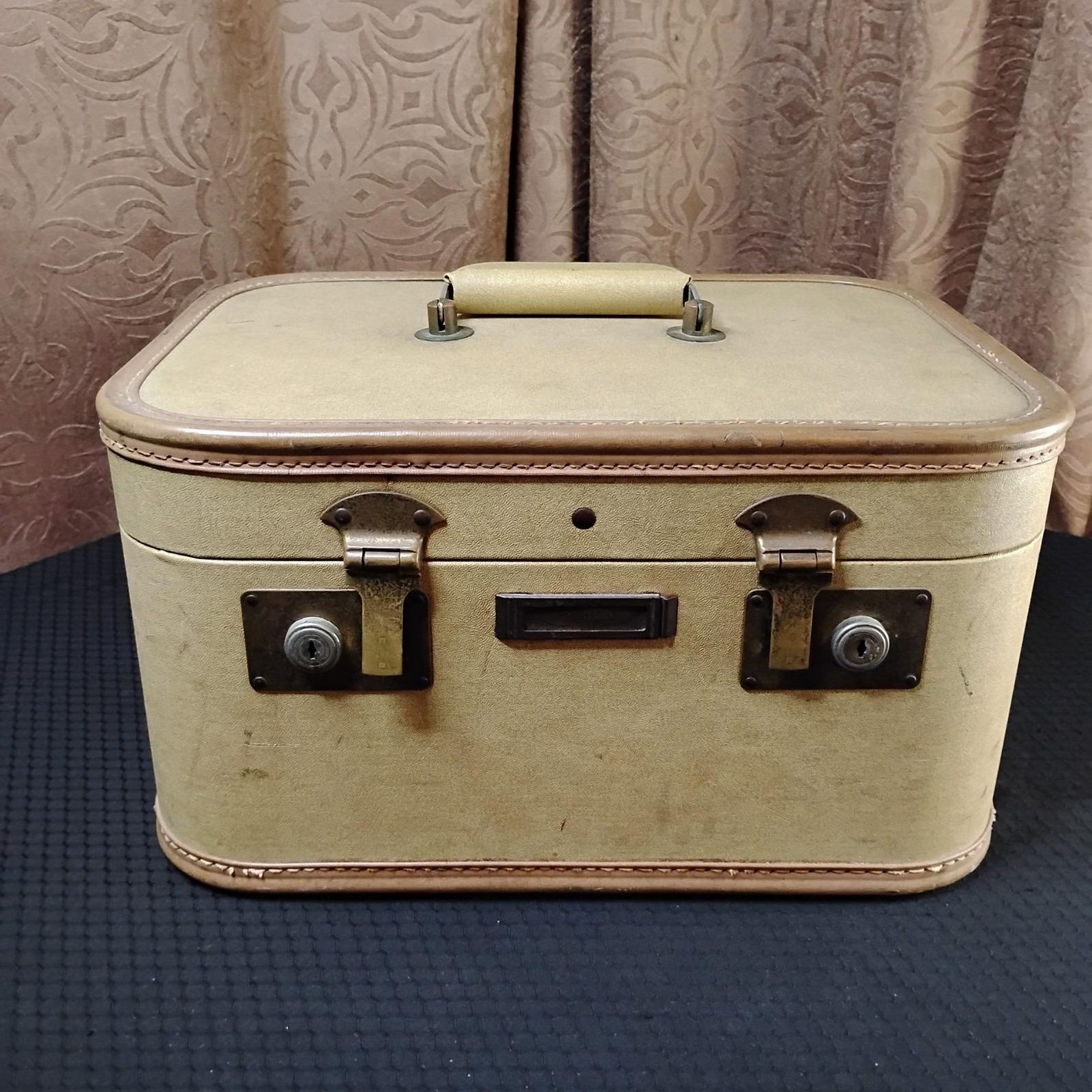 Vintage 1950s J.C. Higgins Sears Brown Gold Train Travel Vanity Make up ...