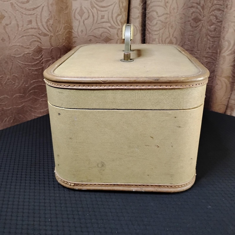 Vintage 1950s J.C. Higgins Sears Brown Gold Train Travel Vanity Make up ...