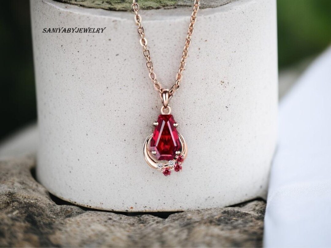Vintage Kite Coffin Cut Red Ruby Necklace Pendant, Unique Diamond ...