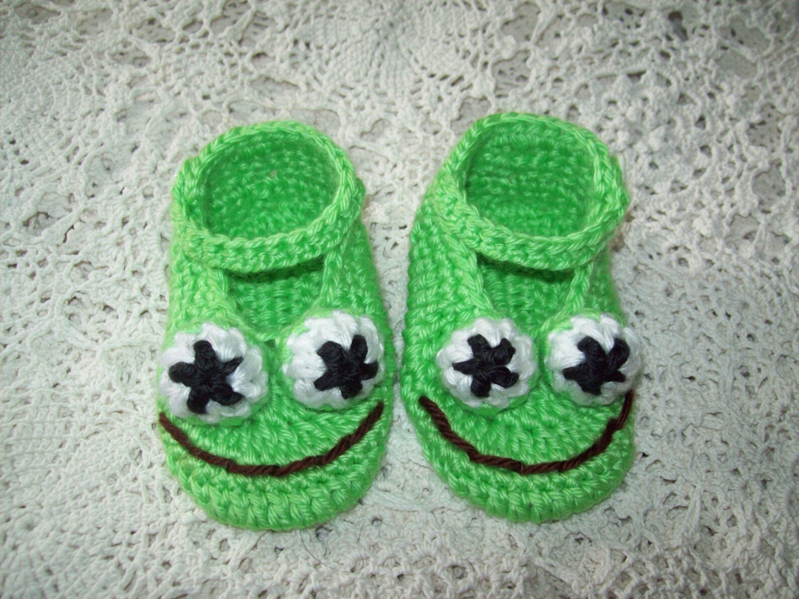 Hand Crochet Girl or Boy Baby Infant Happy FROG BOOTIES A - Etsy