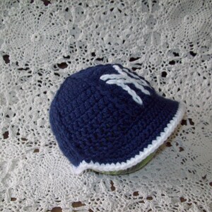 NY YANKEES Baseball Crochet Hat W/ Brim for Infant Baby Boy or Girl A ...