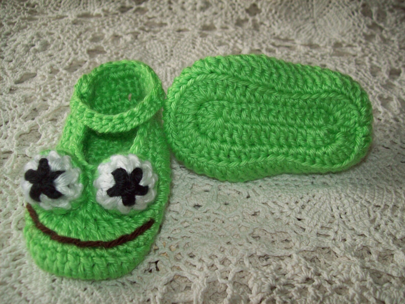 Hand Crochet Girl or Boy Baby Infant Happy FROG BOOTIES A - Etsy