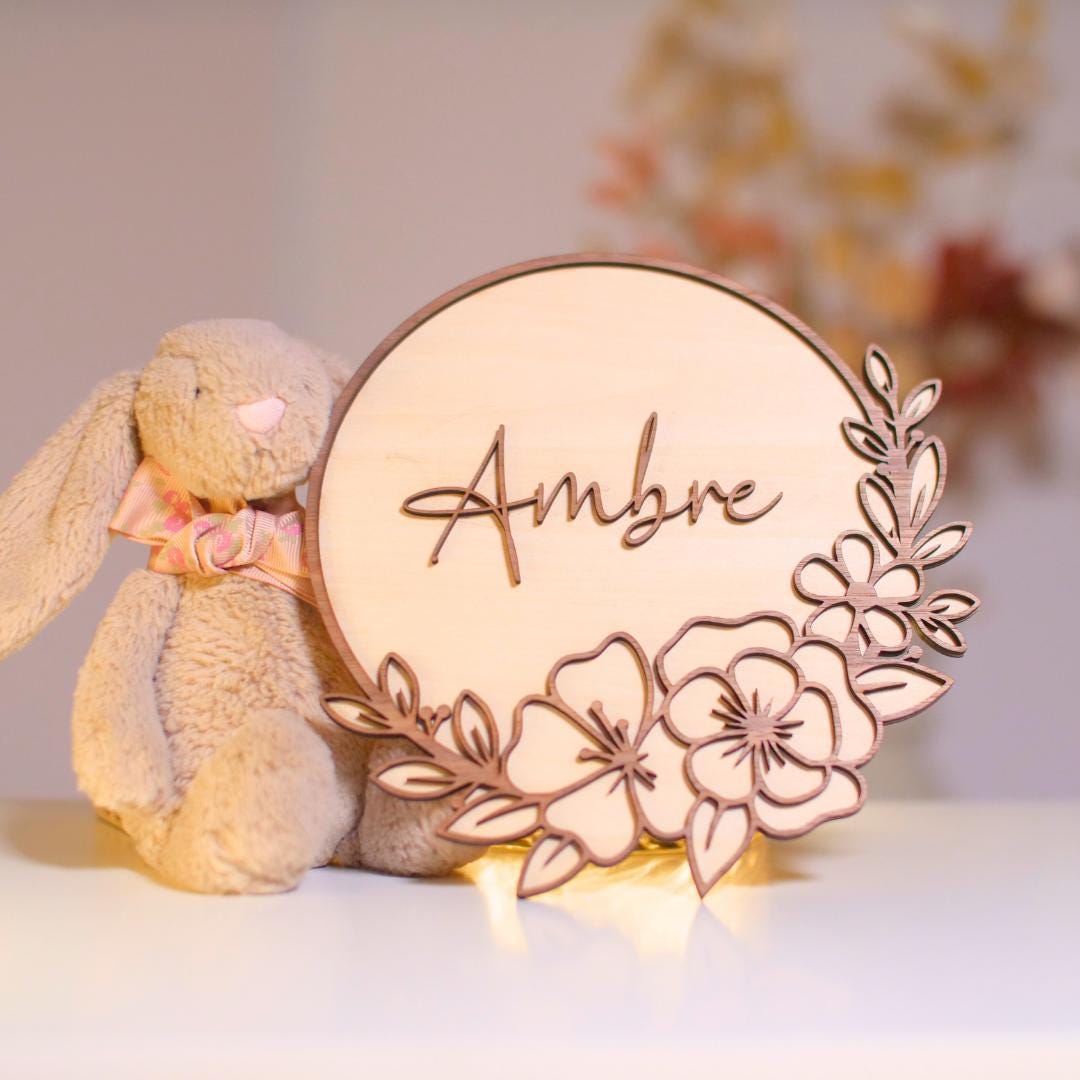 Wooden Wall Decoration With Name in a Flower Circle | Personalized Baby ...