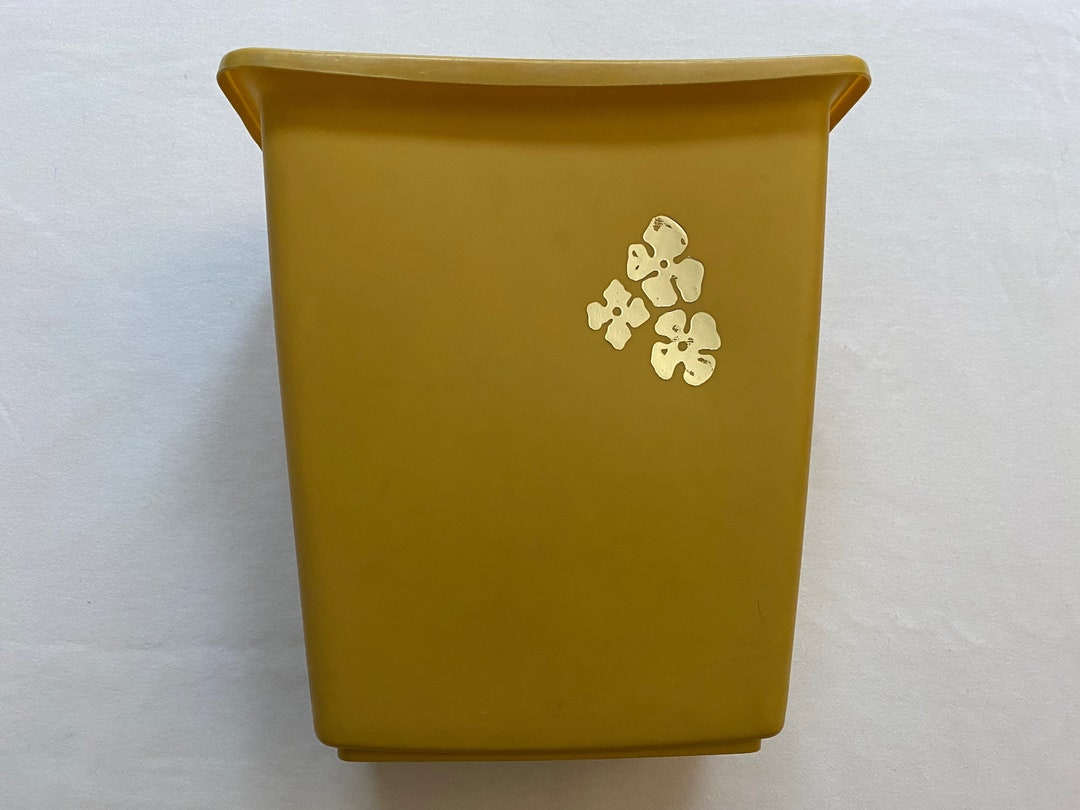 SALE 1970s Rubbermaid Garbage Can Home Office Bathroom Collectible ...