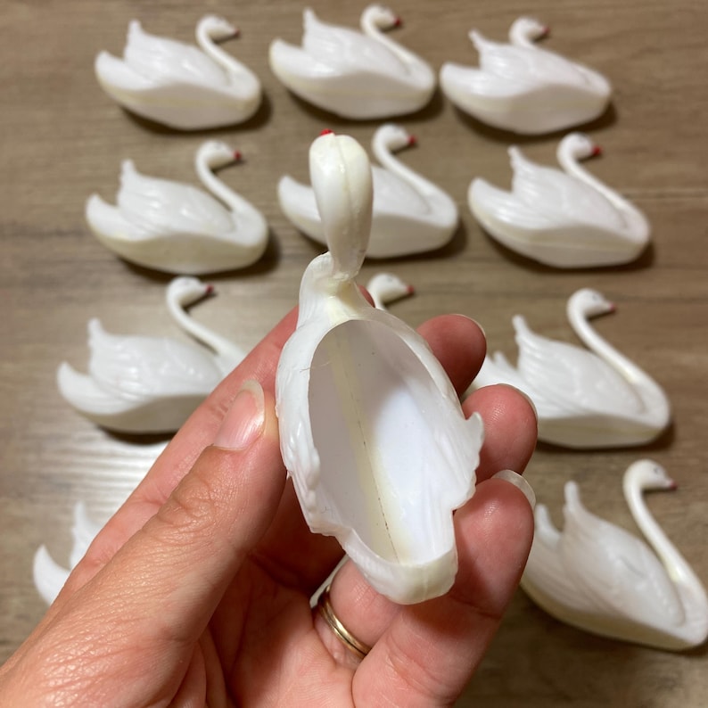 Vintage White Plastic Swan Figures Lot of 12 Wedding Favors Cake ...