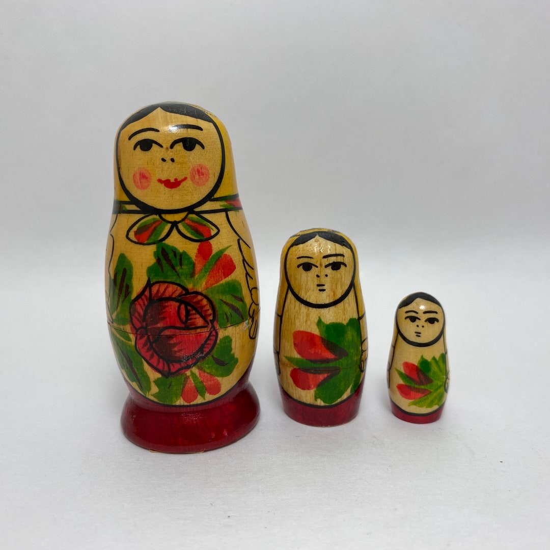 Mini Nesting Dolls Matryoshka Wooden Set of 3 Hand Painted Beautiful ...