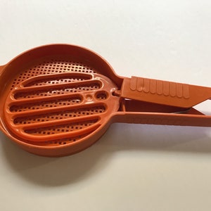 Vintage 1970s Tupperware Plastic Powder Sifter Retro Kitchen Kitsch ...