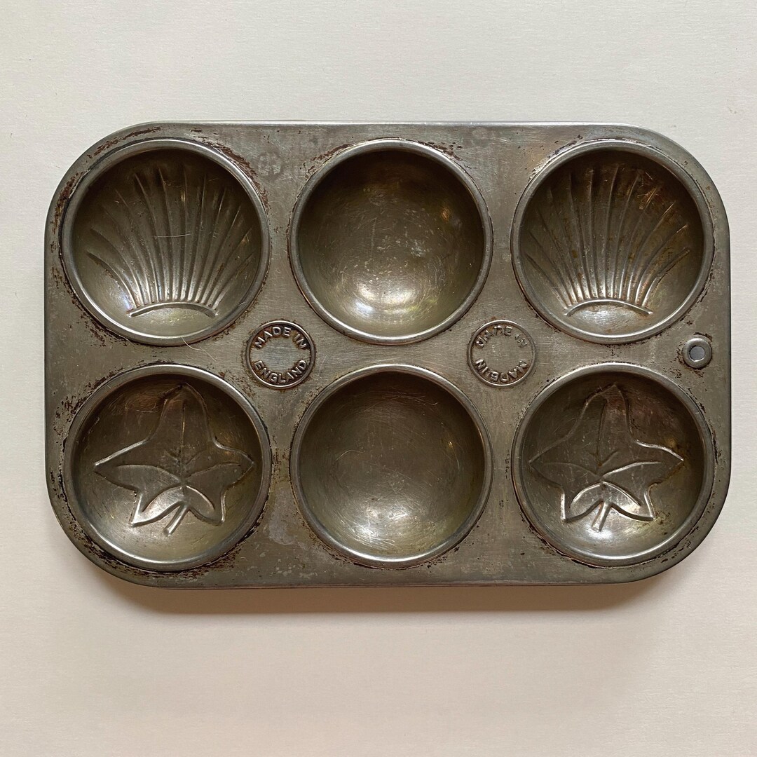 Baking Mold Kitchen Bakeware Vintage Made in England Madeline Leaf ...