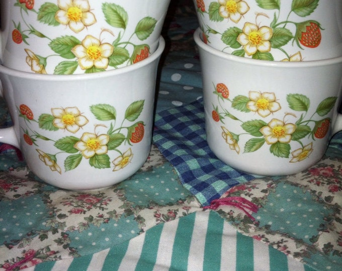 Vintage Corelle Strawberry Sundae Pattern 4 Piece Cup Set - Etsy
