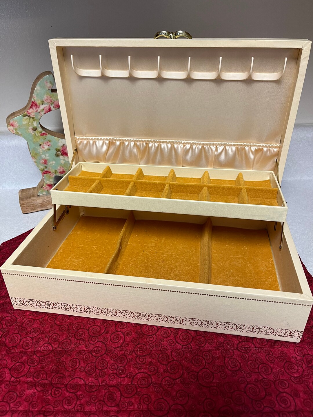 Vintage Cream and Gold Jewelry Box Jewelry Storage Friendship - Etsy