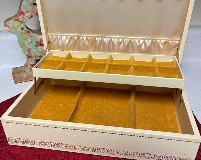 Vintage Cream and Gold Jewelry Box Jewelry Storage Friendship Gift ...