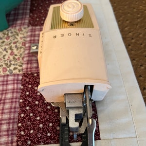 Vintage Singer Buttonhole Attachment Set Singer Green Case Sewing ...