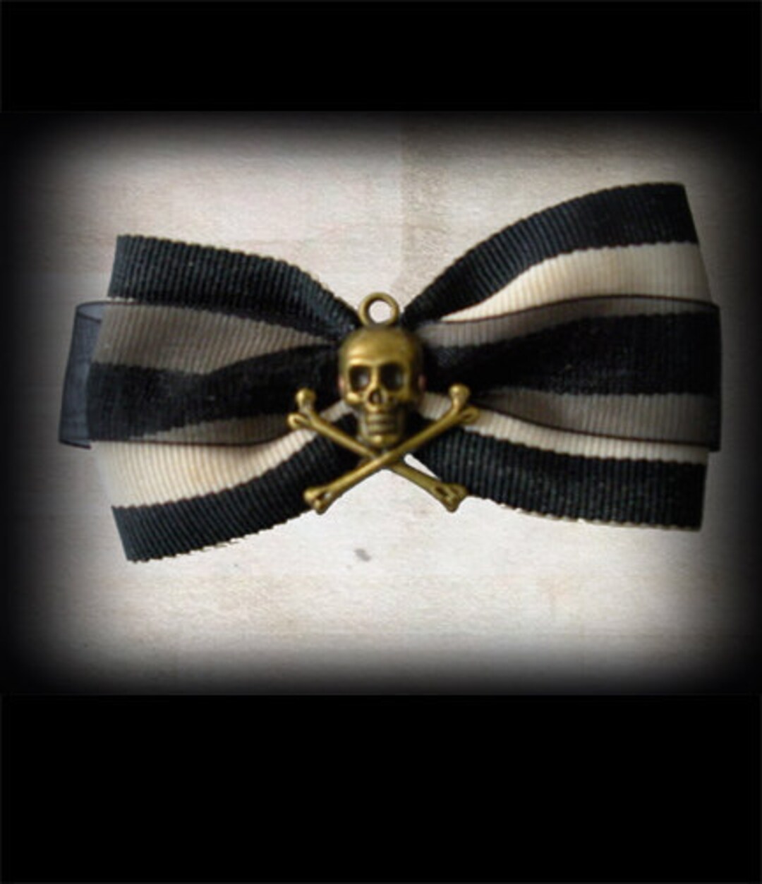 Skull and Crossbones Hair Bow - Etsy