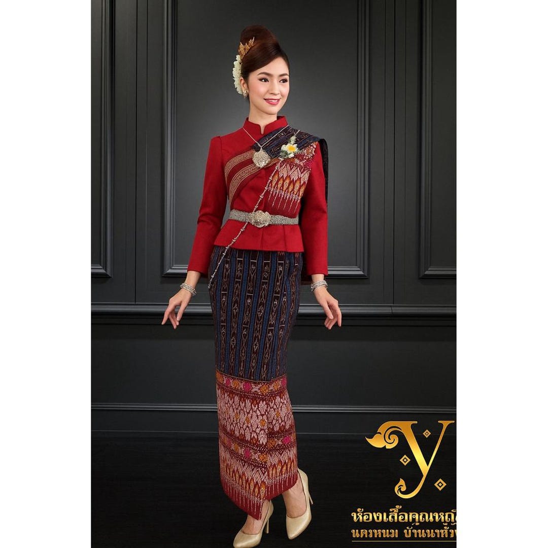 Thai Traditional Chitralada Outfit Set – Mulberry Silk Blouse & Mudmee ...