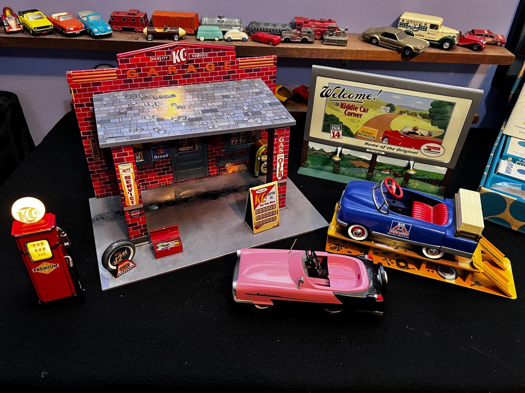 Complete Hallmark Kc's Garage Kiddie Corner NIB 1990s W/ 2 Cars ...