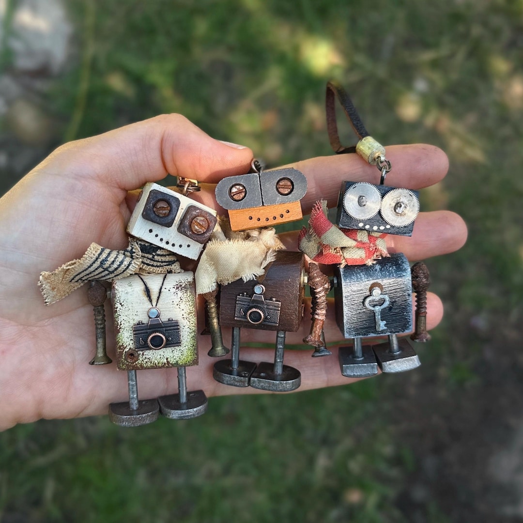 Tiny Robots Keychain / Upcycled Mini Robots - Etsy