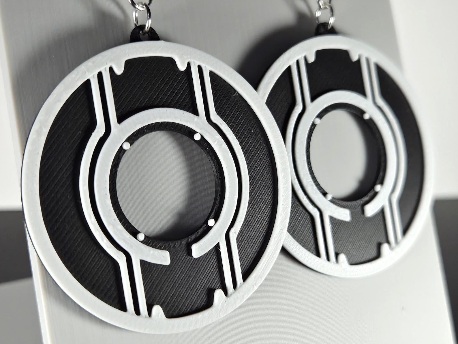 Tron Legacy Inspired Identity Disc Earrings: 3D Printed Sci-fi Cosplay ...
