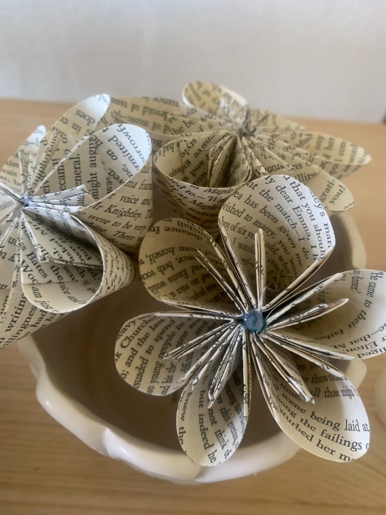 Vintage Book Page Paper Flower - Literary Decor, Wedding Table ...