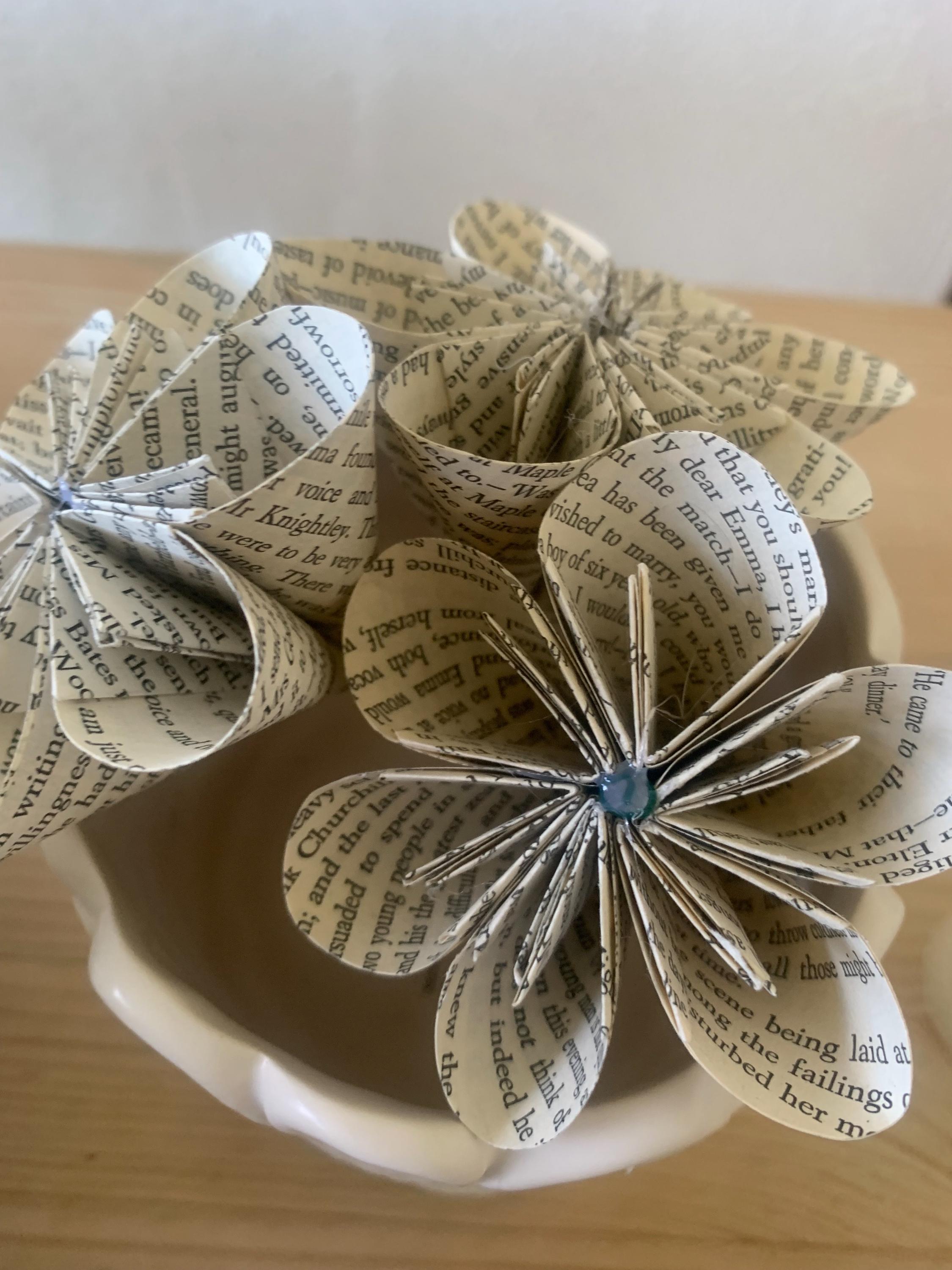 Vintage Book Page Paper Flower - Literary Decor, Wedding Table ...