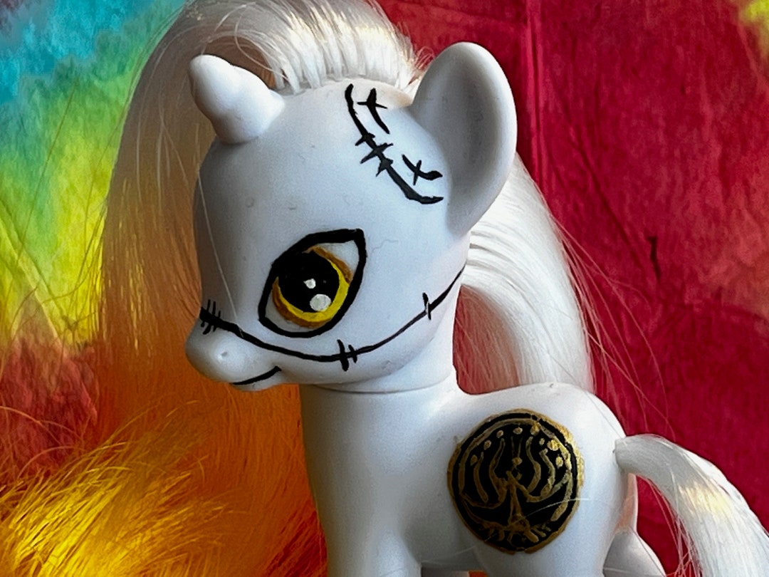 My Little Pony: Nuada Silverlance von Hellboy 2 The Golden Army ...