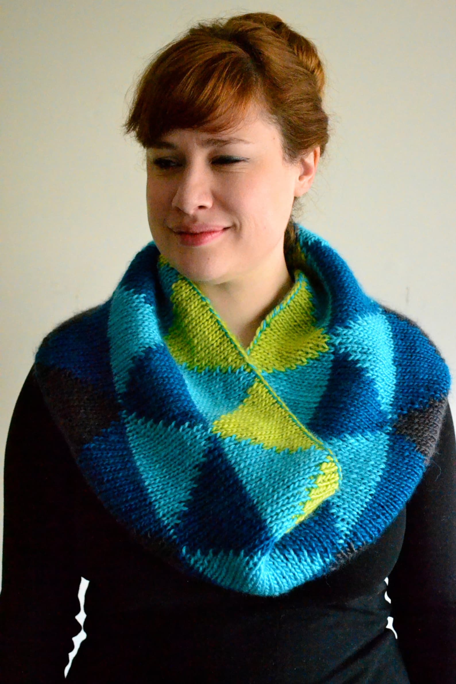 Honors Geometry Cowl Knitting Pattern by Katie Canavan - Etsy