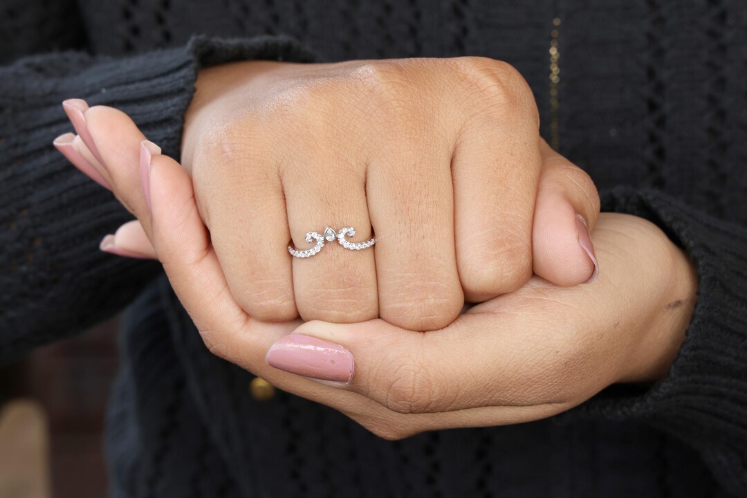 Pear-cut Curved Swirl Band: Lab Grown Diamond or Moissanite –solid Gold ...