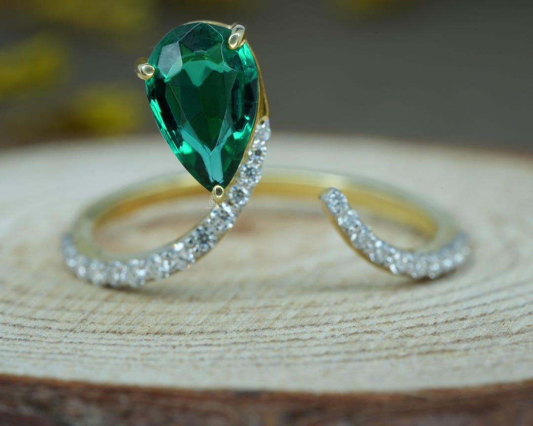 Pear Cut Green Emerald Ring, Open Wrap Moissanite Gold Ring - Etsy