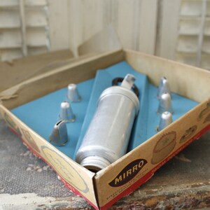 Vintage Mirro Decorating Set, 1950's Kitchen, Baking Decorating Set ...