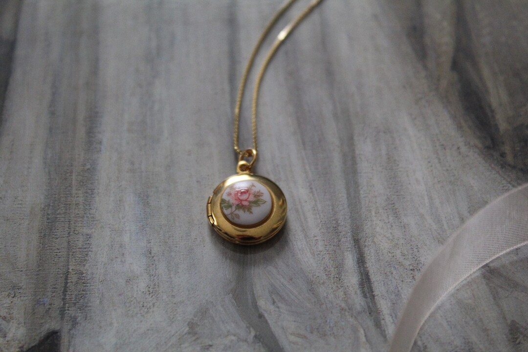 Victorian ROSE White Locket Necklace | Antique Gothic Poet Cottage-core ...
