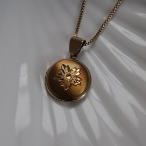 Vintage Daisy Locket Necklace - Etsy UK