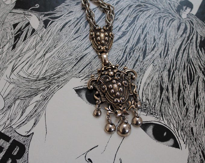 1970s Chunky Chain Crest Necklace - Etsy