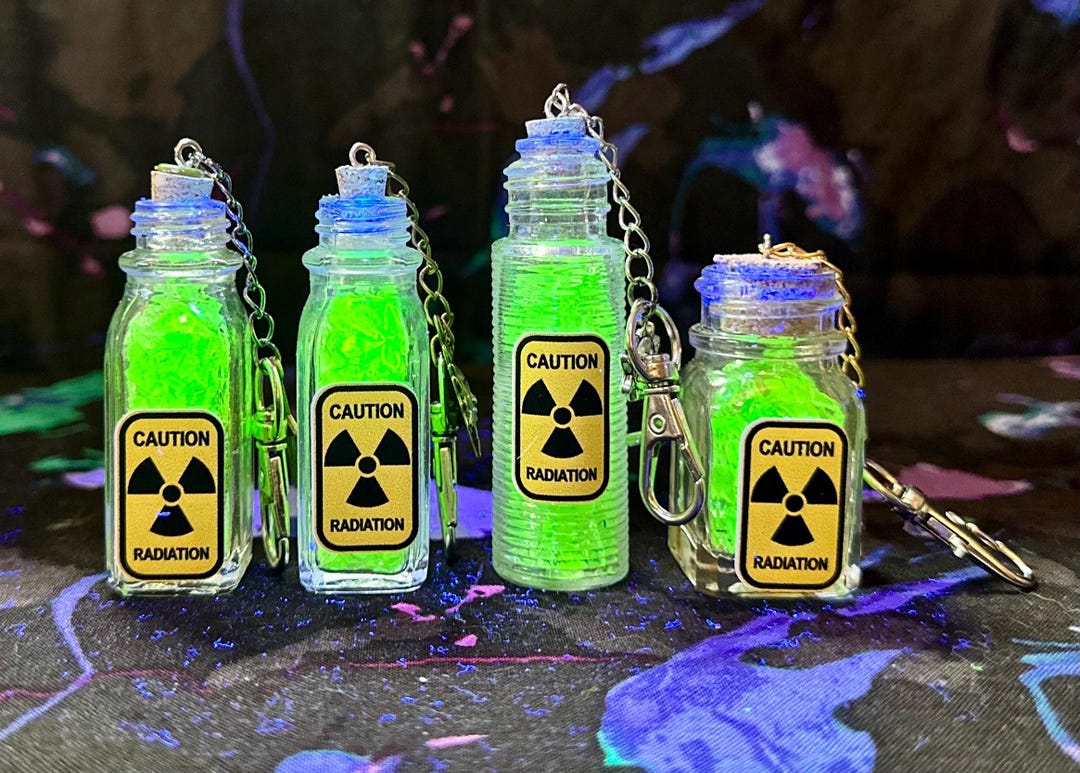 Crushed Uranium/cadmium Glass Mini Bottle Keychains - UV Reactive ...
