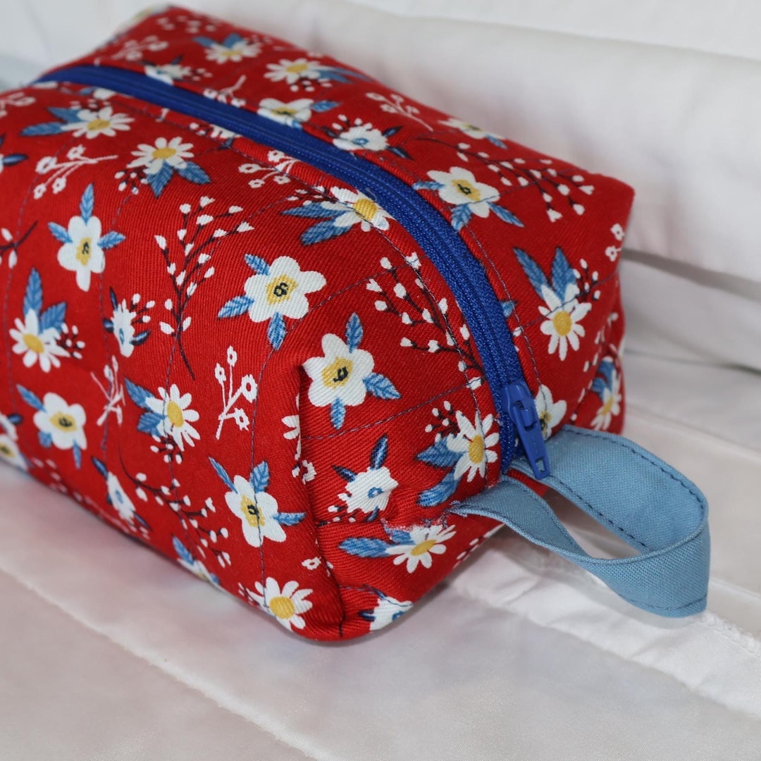 Red, White & Blue Quilted Box Zipper Pouch L Quilted Makeup Bag L ...