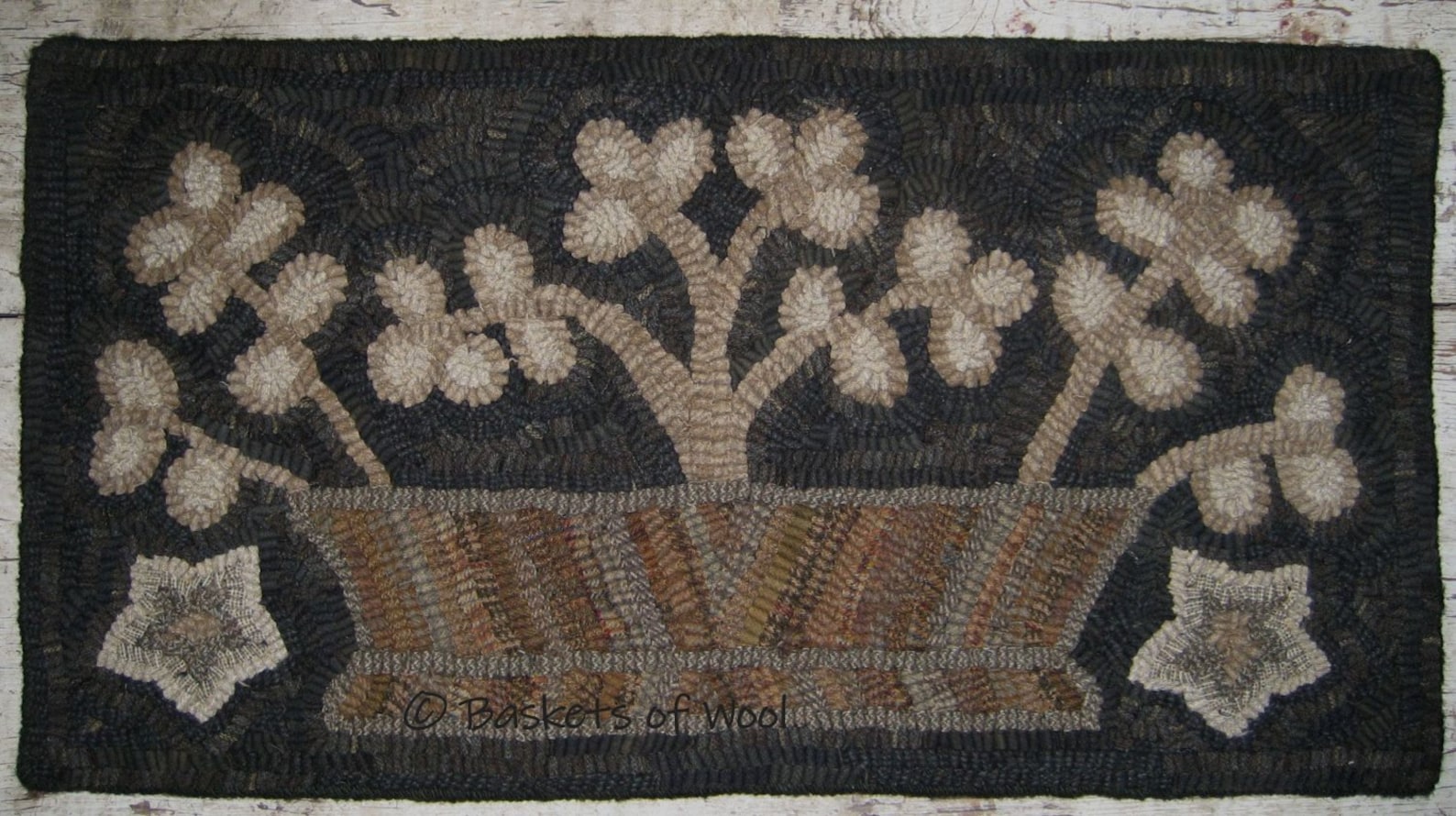 Primitive Rug Hooking Pattern~antique Clover Basket - Etsy