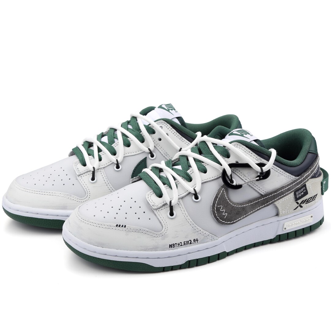 Hand Painted NIKE Dunk Custom Sneakers/ Can Be Worn by Both Men and ...