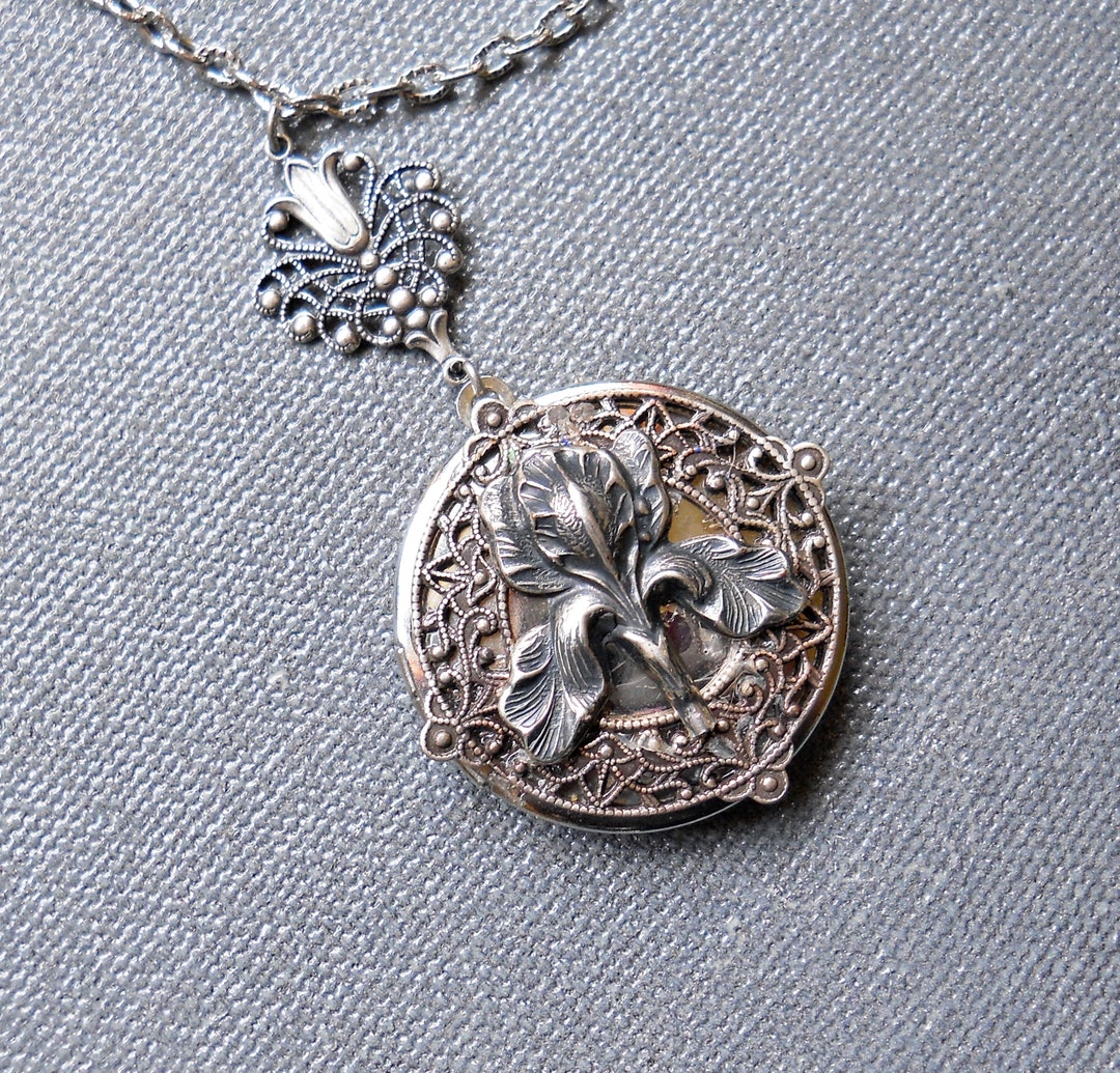 NEW Iris Victorian Locket Iris Flower Locket Flower Locket - Etsy