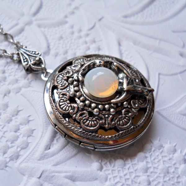 Moon Locket - Etsy