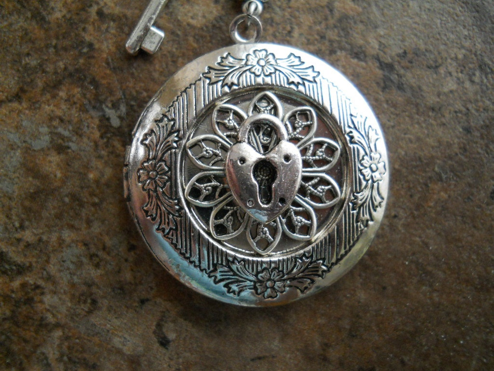 Valentine Locket Lock and Key Locket Sweetheart Lock and Key - Etsy