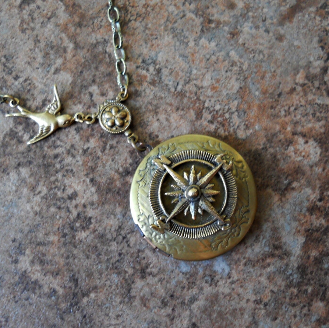 Wanderlust Adventurer Compass Locket in Brass-exclusive DESIGN - Etsy