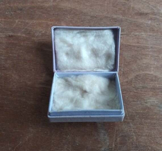 Antique Jewelry Box Patterned Cream Leatherette with … - Gem